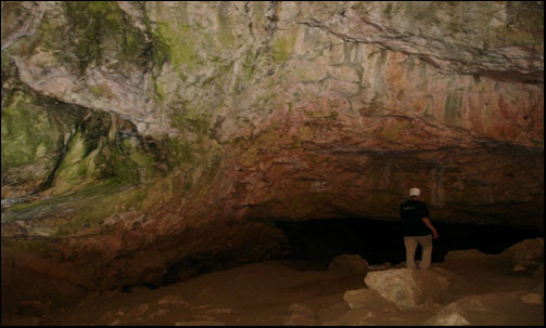 Cave Peshna